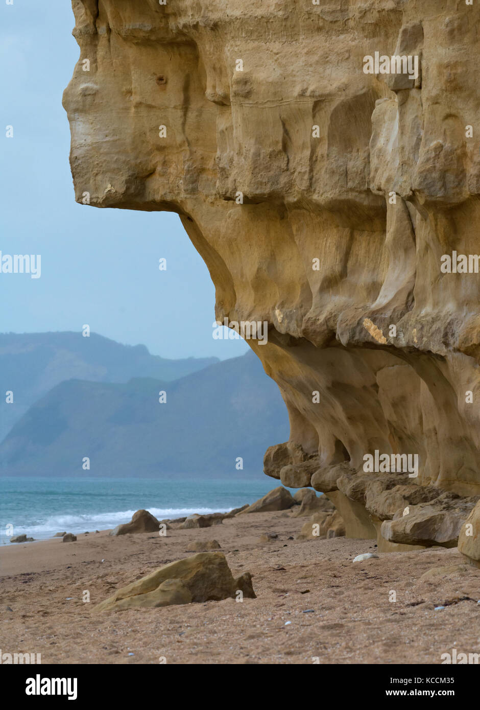 Cliffs overhanging the sea hi-res stock photography and images - Alamy