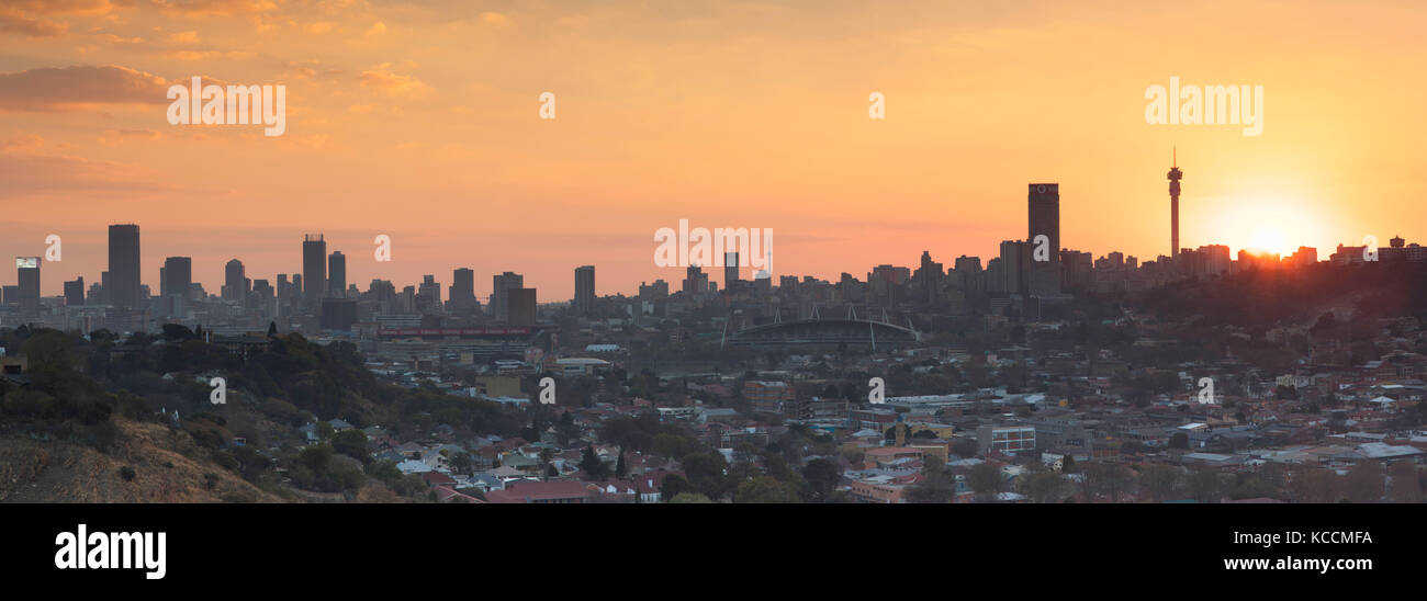 View of skyline at sunset, Johannesburg, Gauteng, South Africa Stock ...