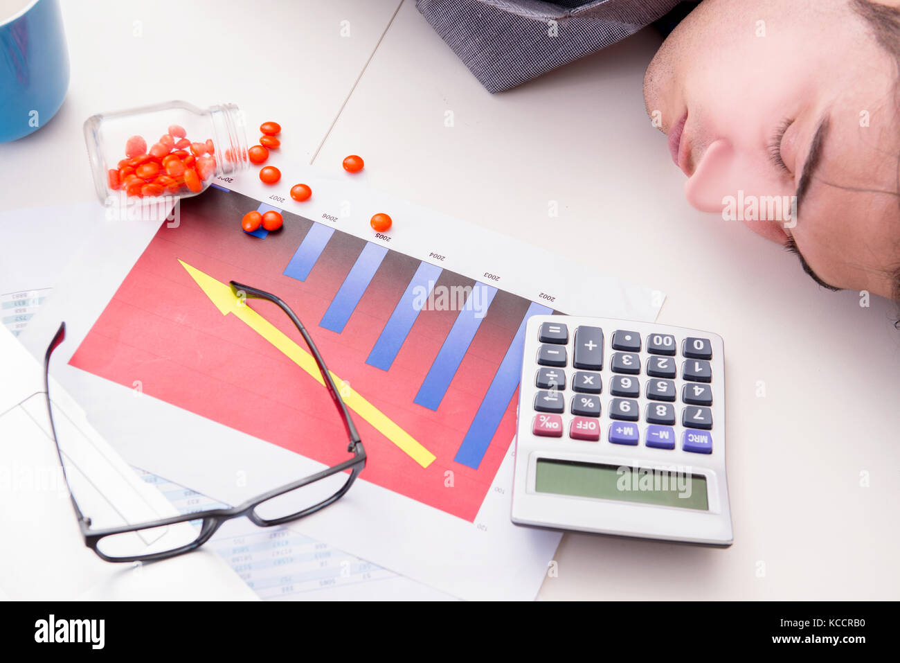 Finance analyst feeling sick due to bad results Stock Photo - Alamy