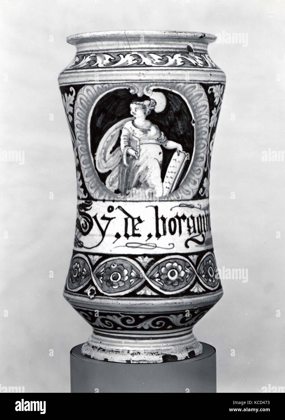 Albarello hi-res stock photography and images - Alamy