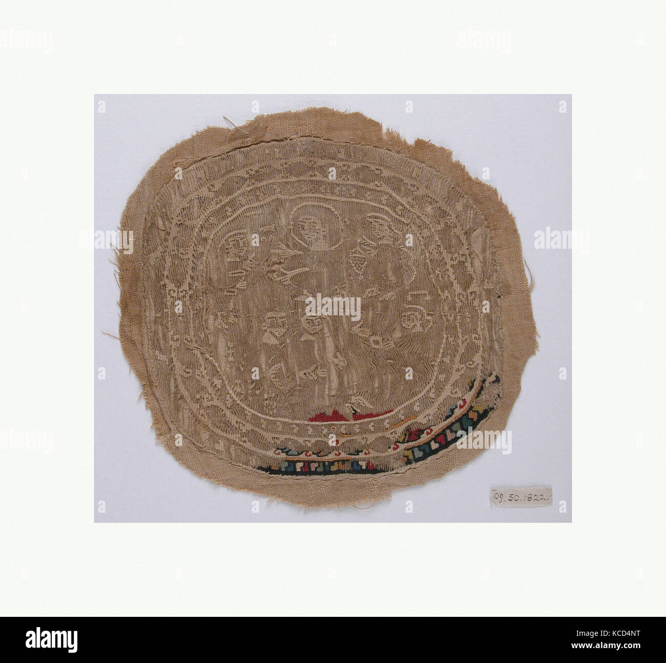 Roundel, 6th–7th century, Attributed to Egypt, Linen, wool; tapestry ...