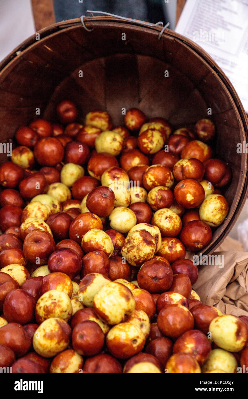 Chinese red dates hi-res stock photography and images - Alamy