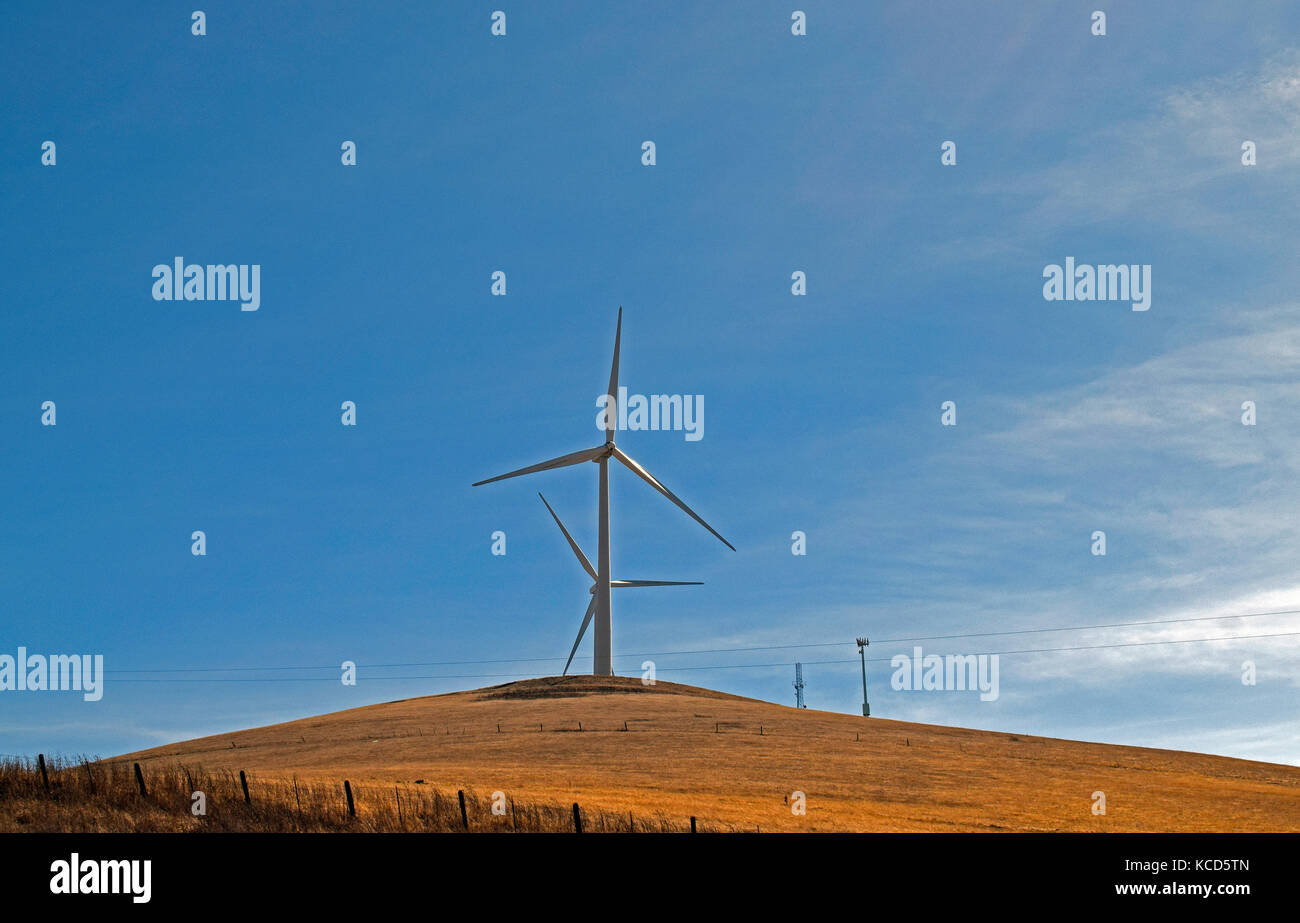 Altamont Pass Wind Farm turbines, California Stock Photo - Alamy