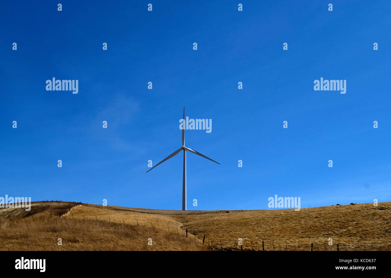 Altamont Pass Wind Farm turbines, California Stock Photo - Alamy
