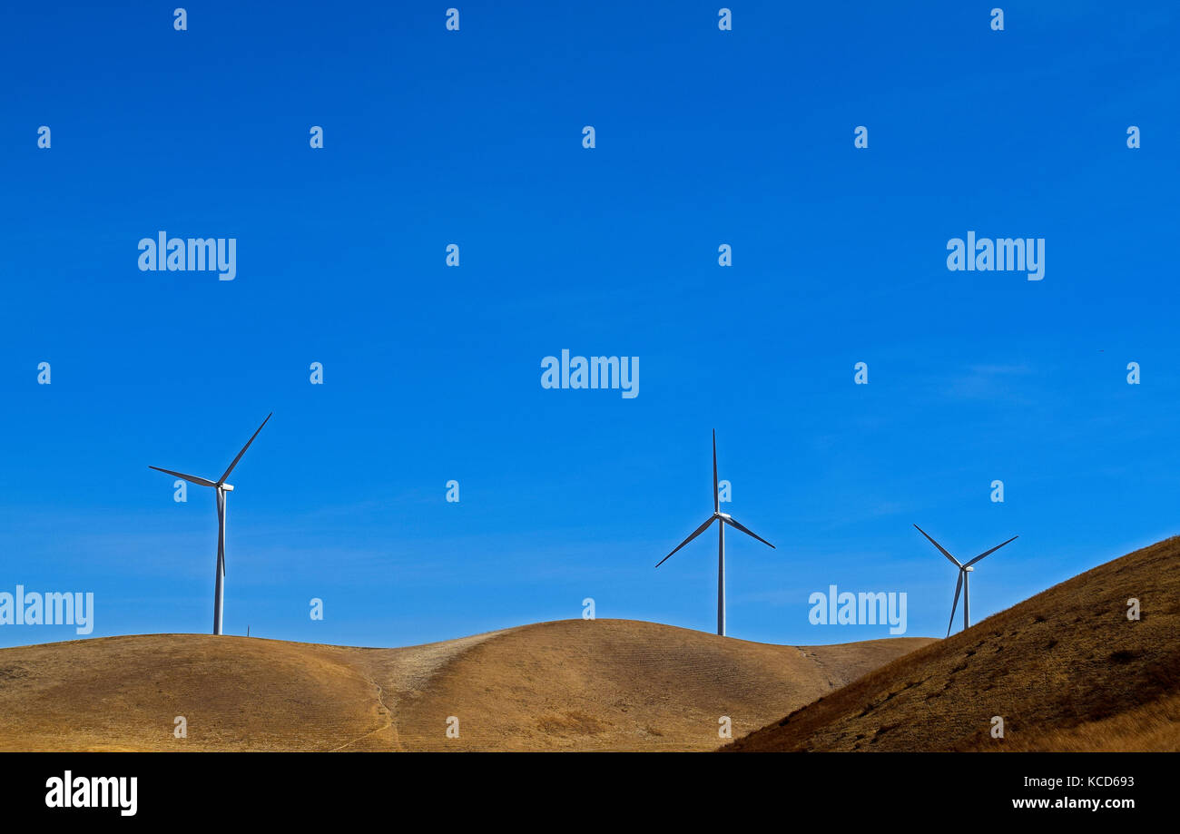 Altamont Pass Wind Farm turbines, California Stock Photo - Alamy