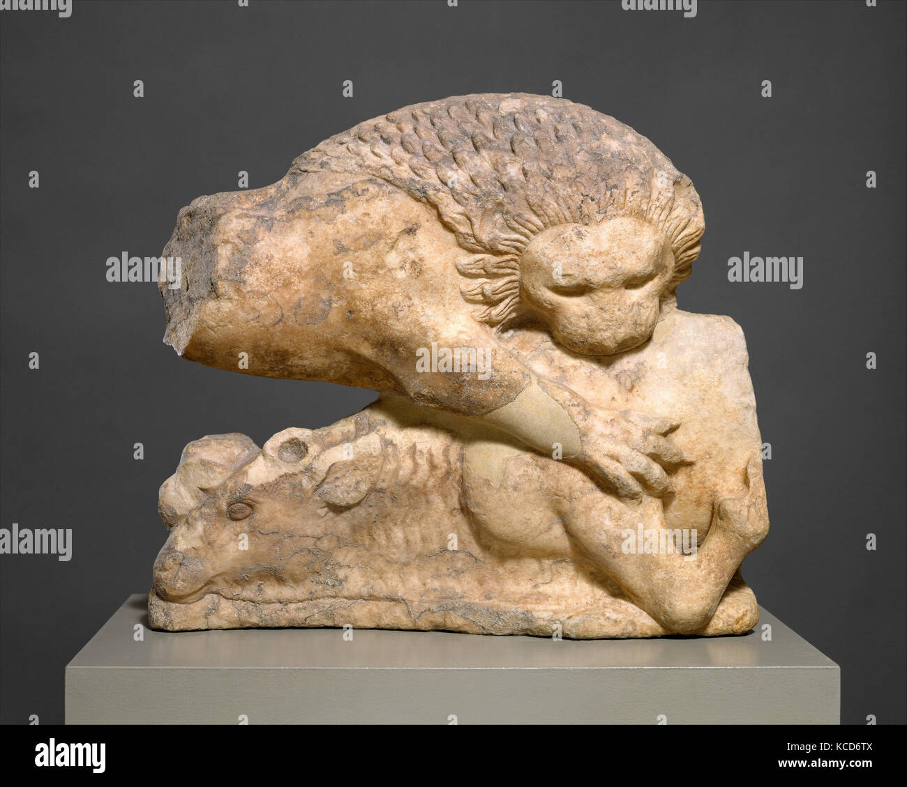 The bull and the lion hi-res stock photography and images - Alamy