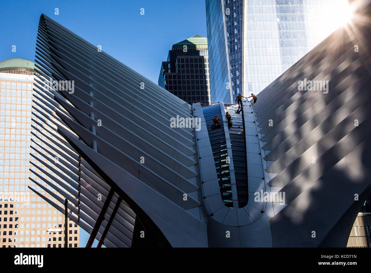 Window washers on the Oculus at World Trade Center, downtown Manhattan ...