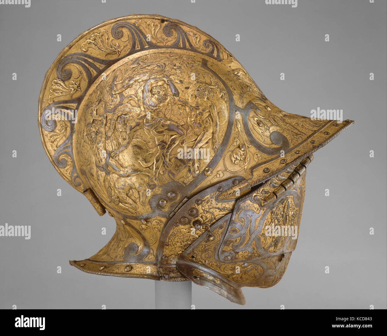 Renaissance helmets hi-res stock photography and images - Alamy