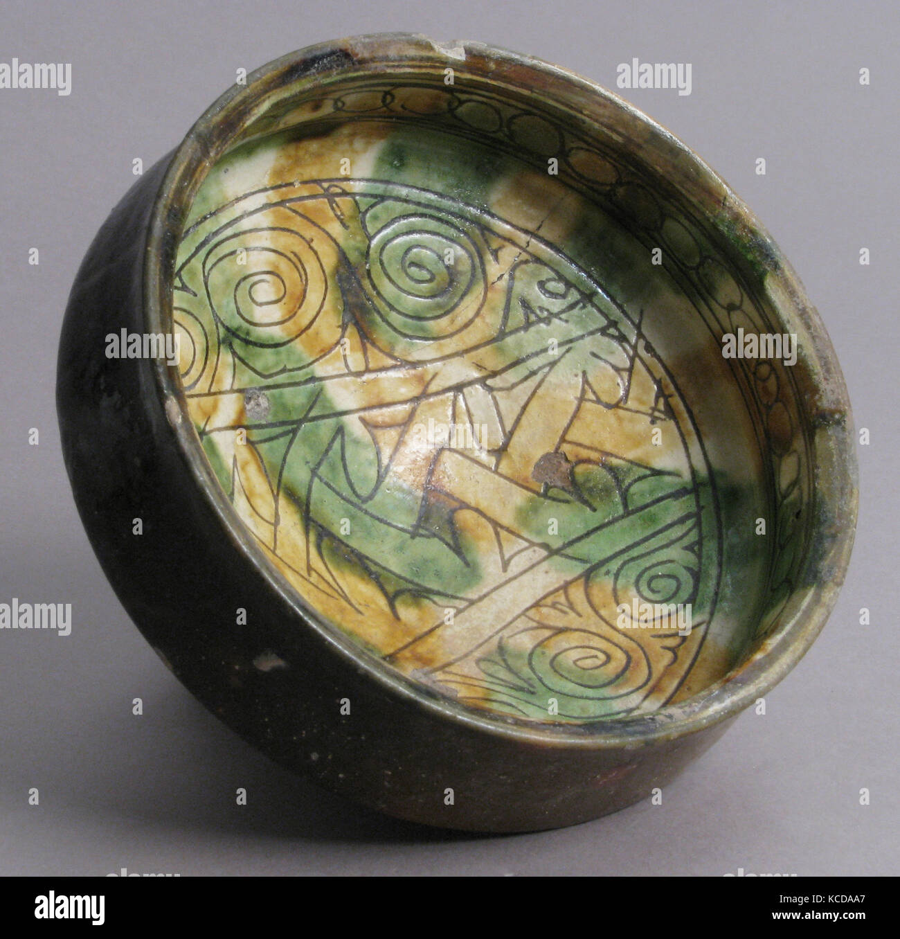 Bowl, 12th–13th century, Byzantine, Earthenware, glaze, Overall: 3 3/8 ...