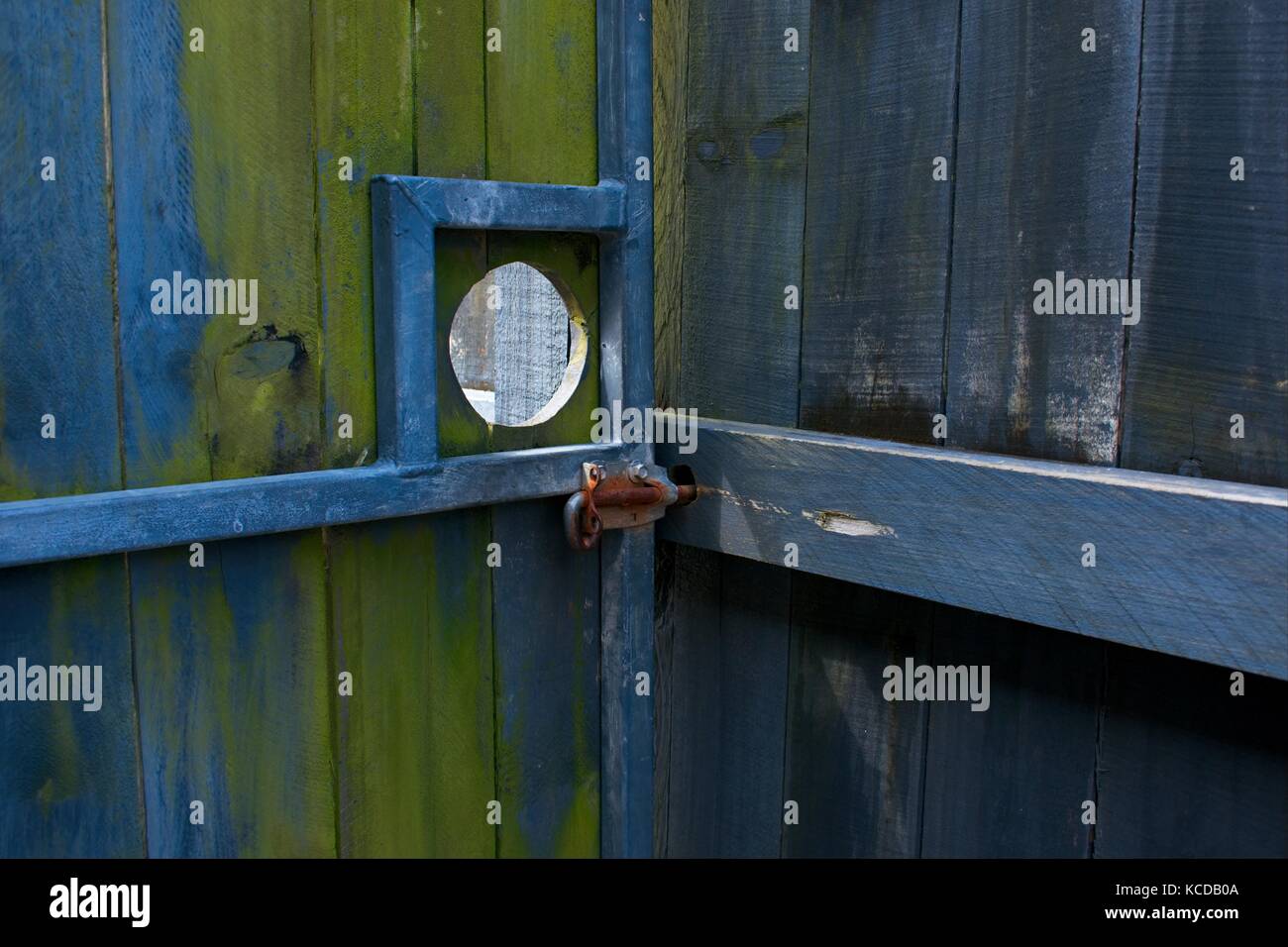 Rusty gate hi-res stock photography and images - Alamy