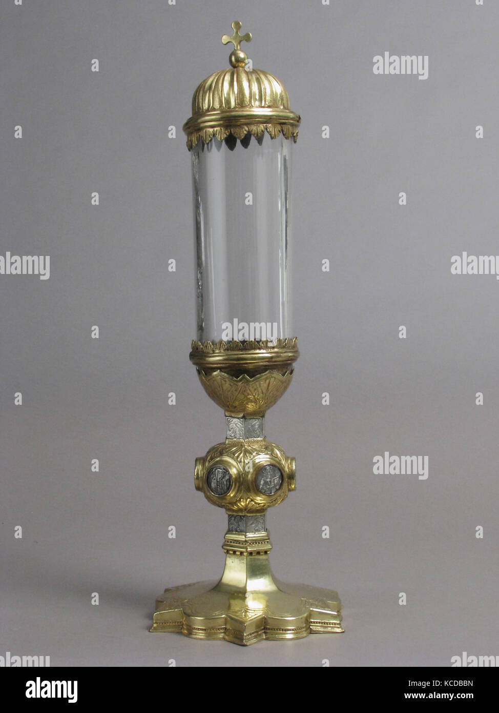 Reliquary in gilt silver hi-res stock photography and images - Alamy