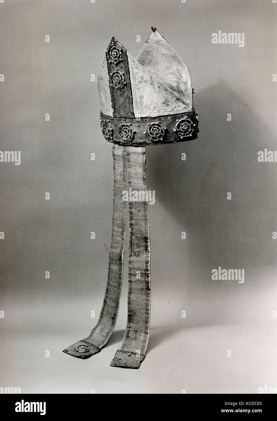 Silver gilt coral hi-res stock photography and images - Alamy