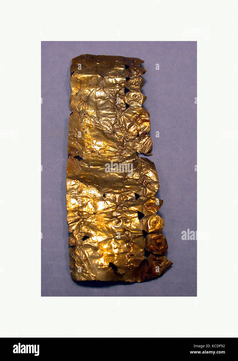 Gold sheet hammered gold hi-res stock photography and images - Alamy