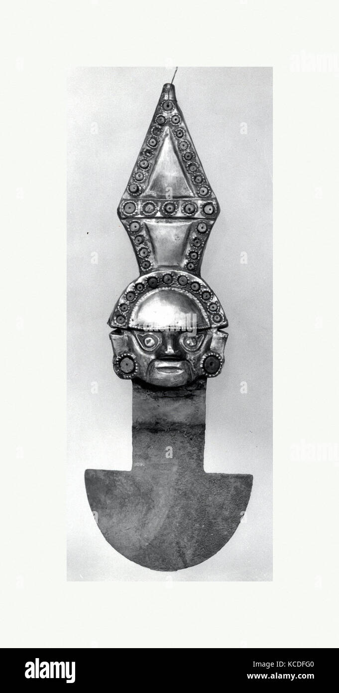 Ceremonial knife gold hi-res stock photography and images - Alamy