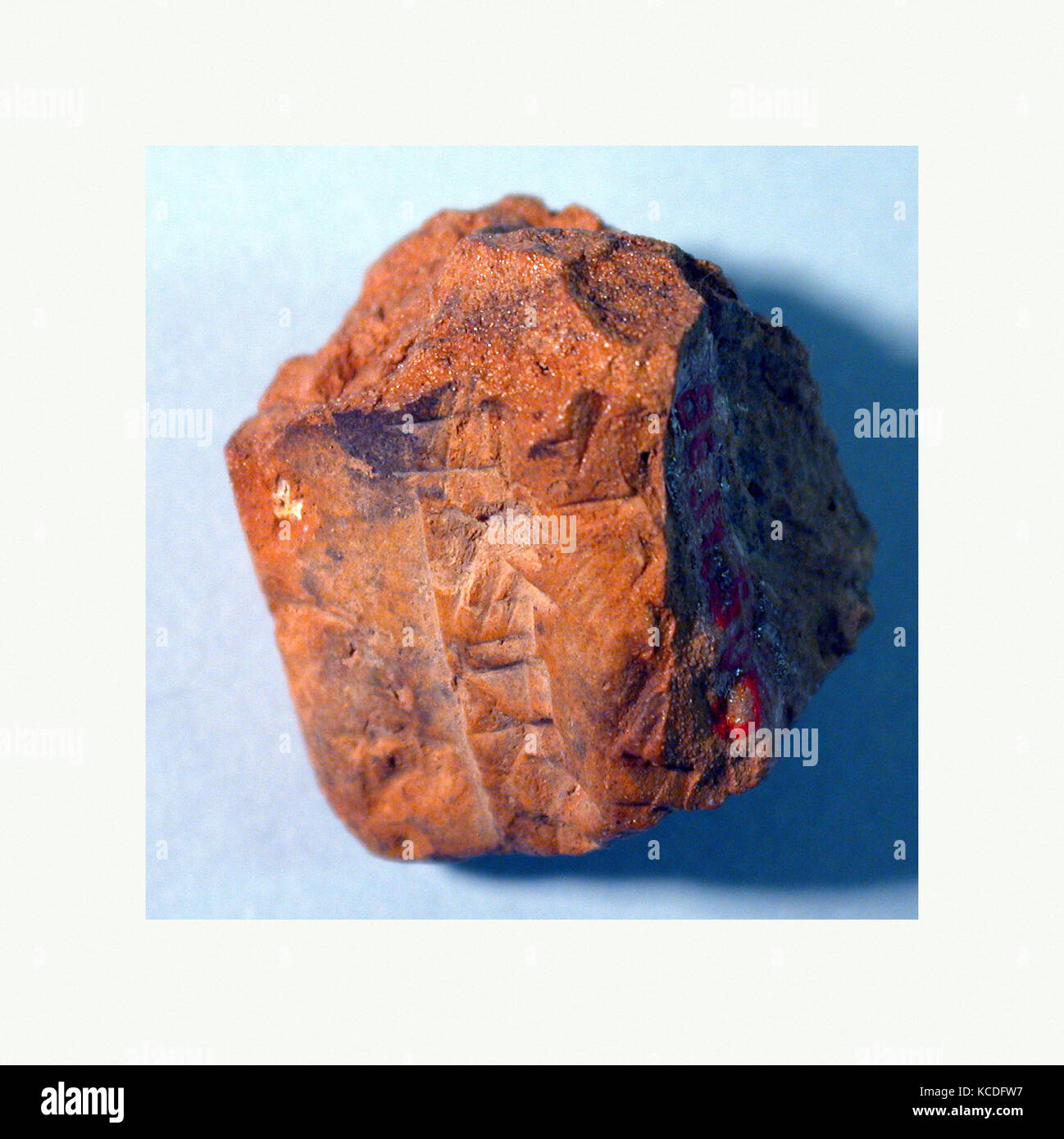 Babylonian tablet fragment hi-res stock photography and images - Alamy