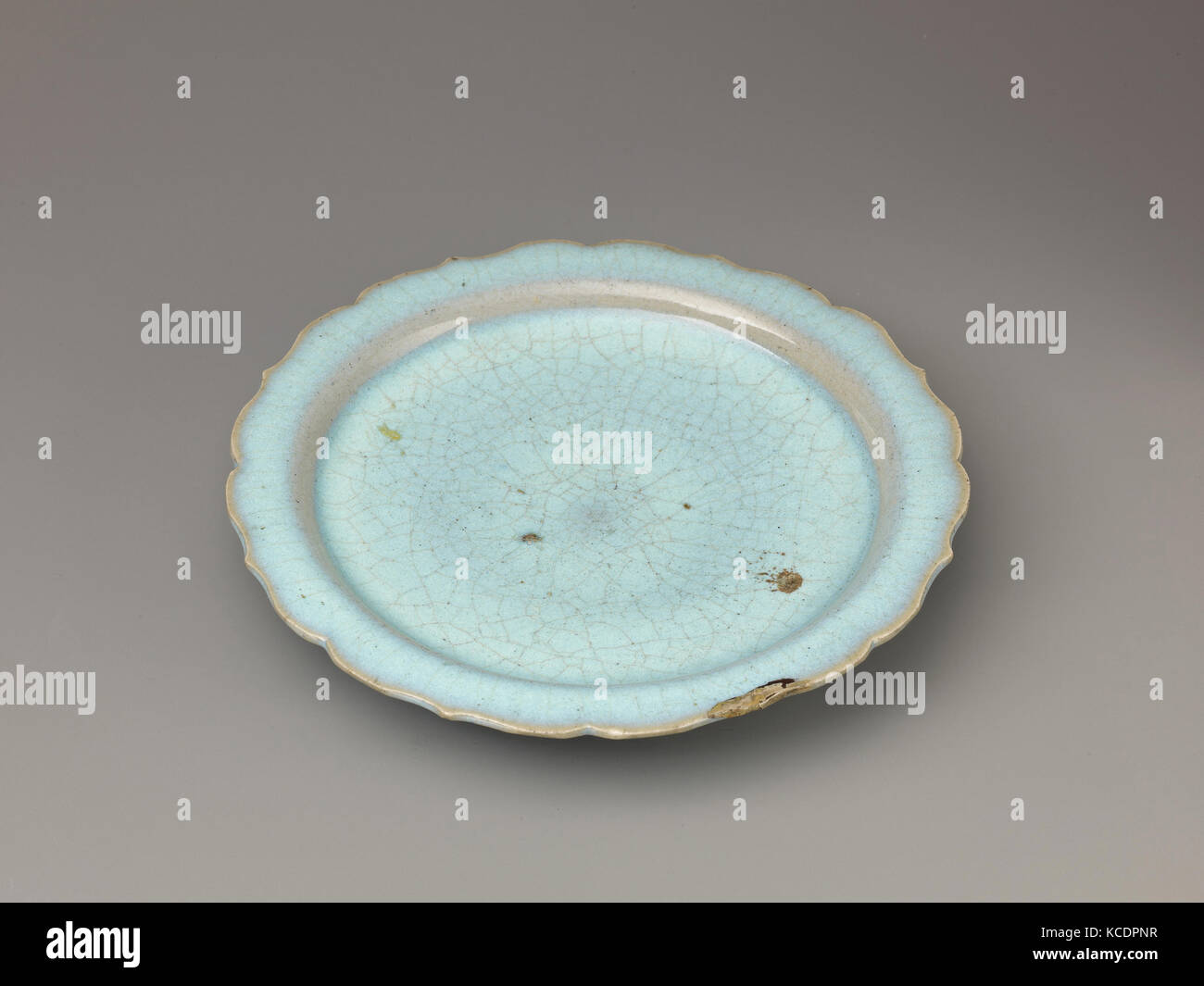 Foliate-rim plate, Jun ware, Chinese, Jin/Yuan Dynasty, ca. 13th ...