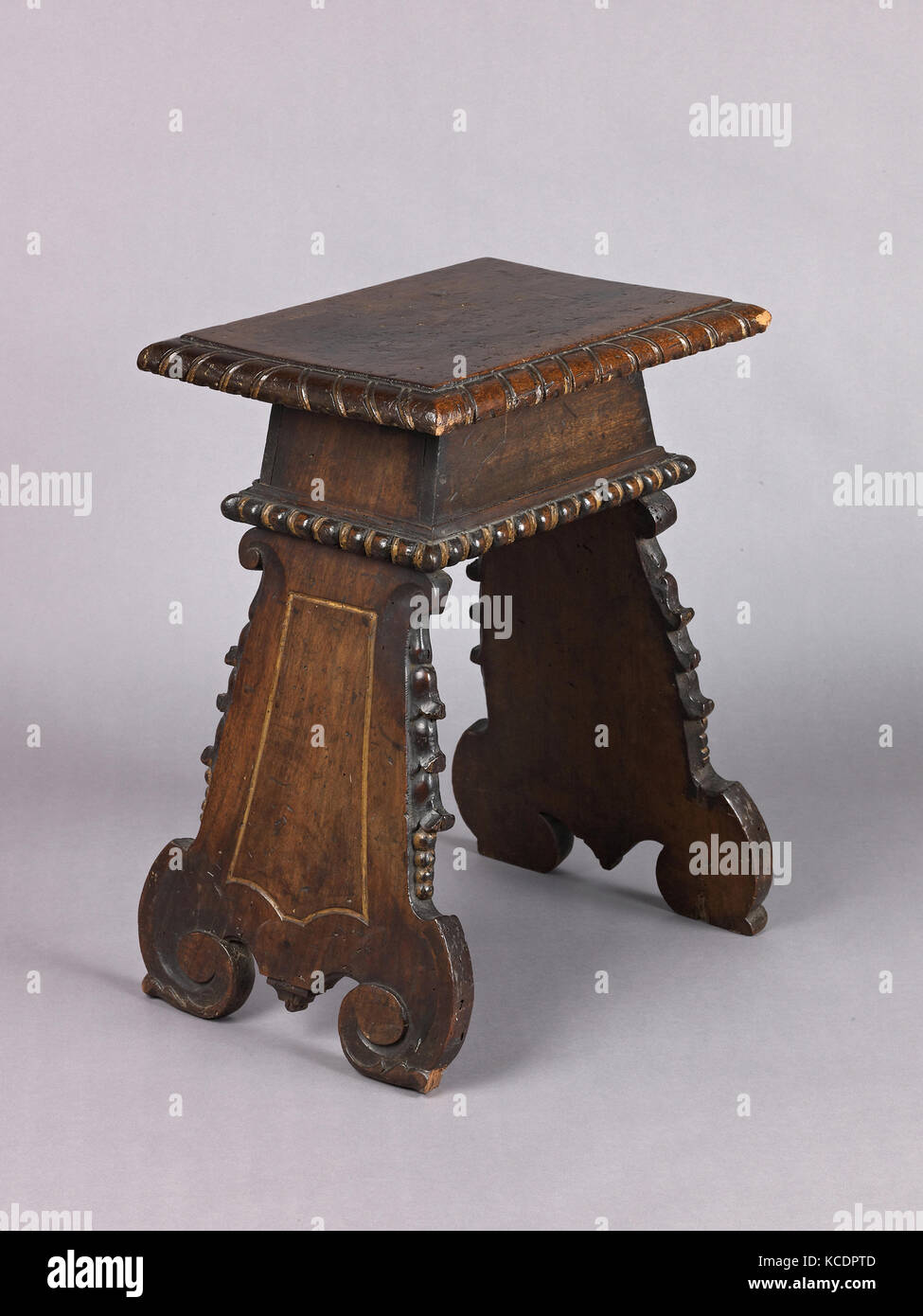 Stool (pair with 1975.1.2003), possibly 16th century Stock Photo - Alamy