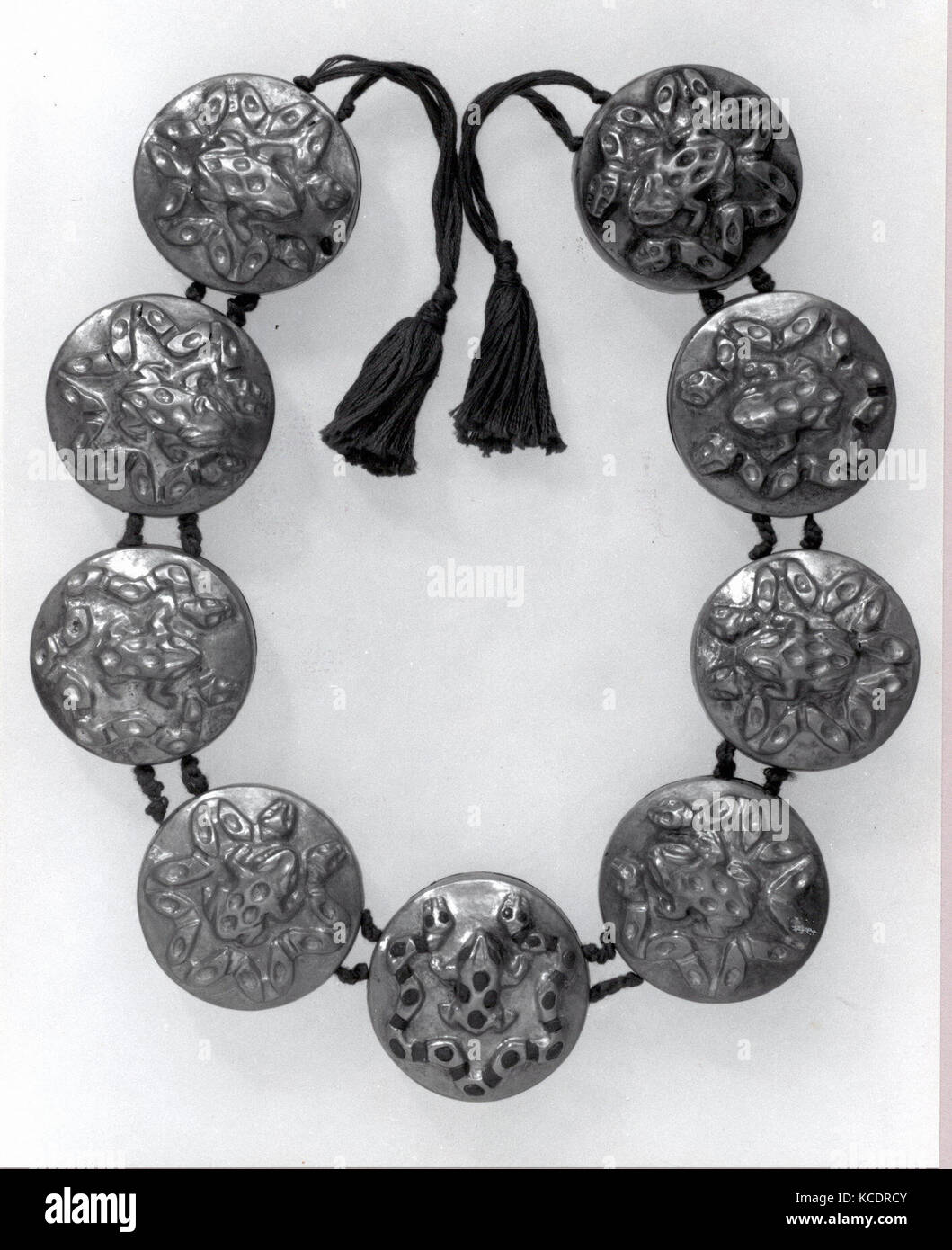 Moche gold hi-res stock photography and images - Alamy