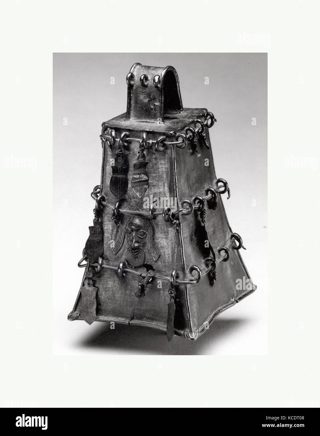 17th century musical instruments hi-res stock photography and images ...