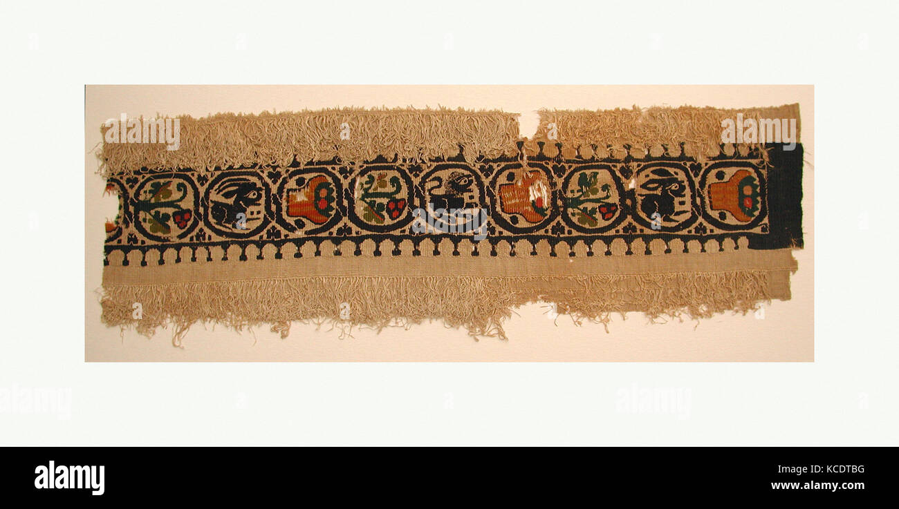 Fragment, 4th–5th century, Country of Origin Egypt, Wool, linen; plain ...