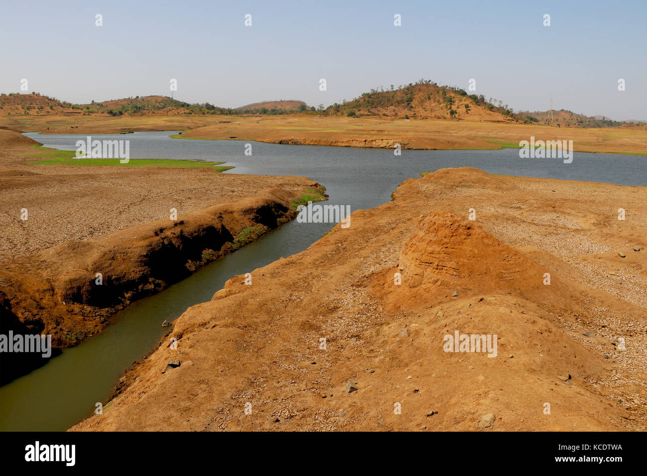 Dry riverbed england hi-res stock photography and images - Alamy