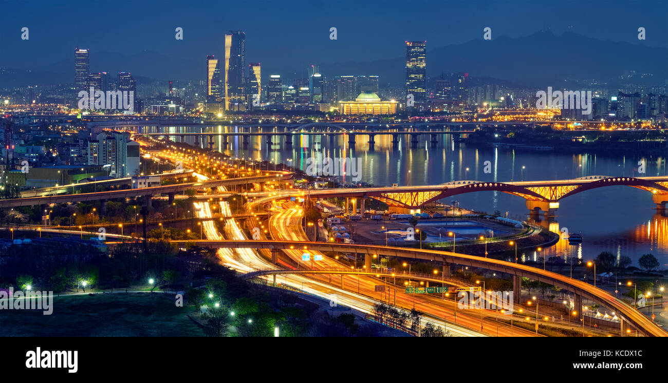 Seoul cityscape in twilight, South Korea Stock Photo - Alamy