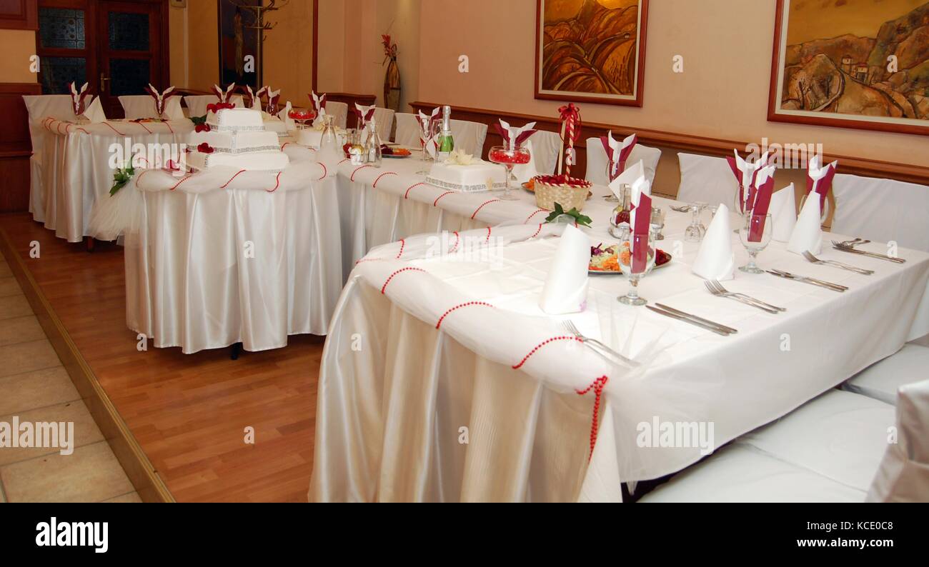 picture of restaurant table dinner setting Stock Photo - Alamy