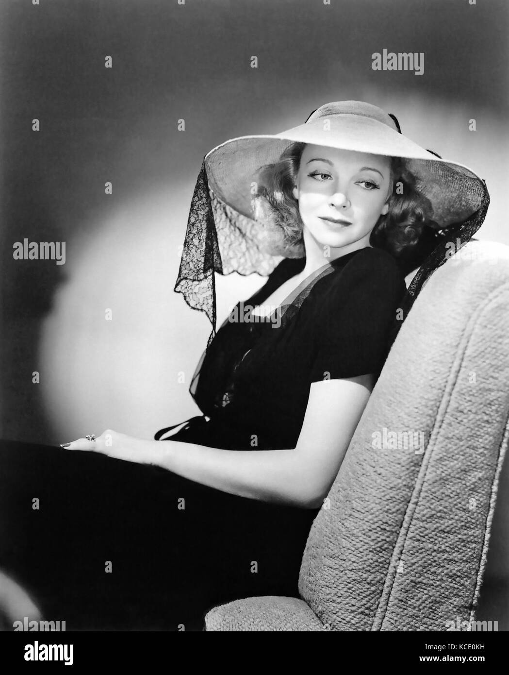 VIRGINIA BRUCE (1910-1982) US singer and film actress about 1948 Stock ...