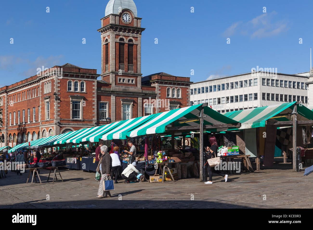 Chesterfield market hi-res stock photography and images - Alamy