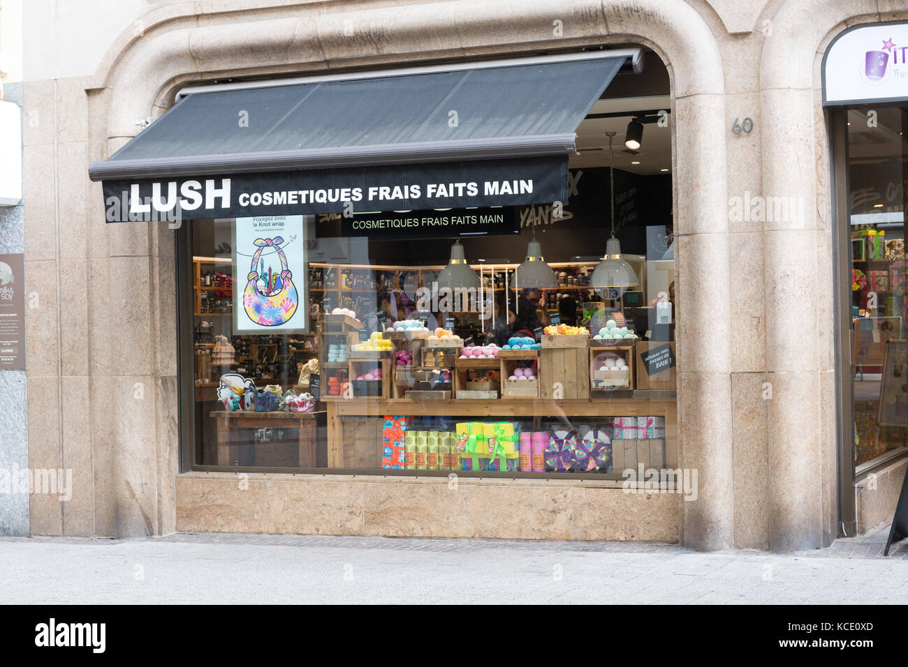 Lush shop front hi-res stock photography and images - Alamy