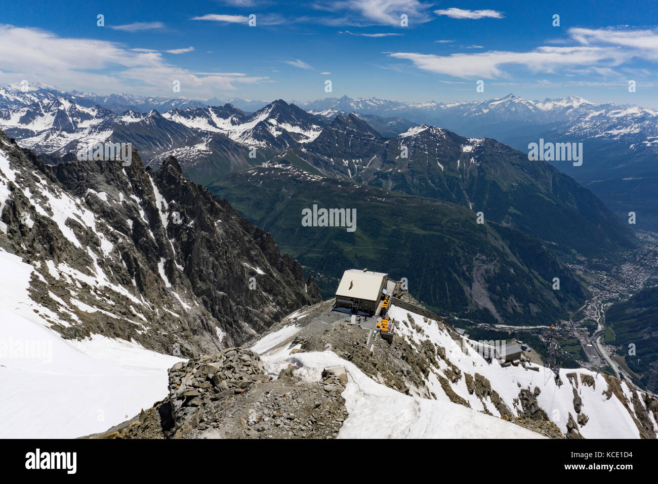 Punta helbronner aiguille du midi hi-res stock photography and images ...