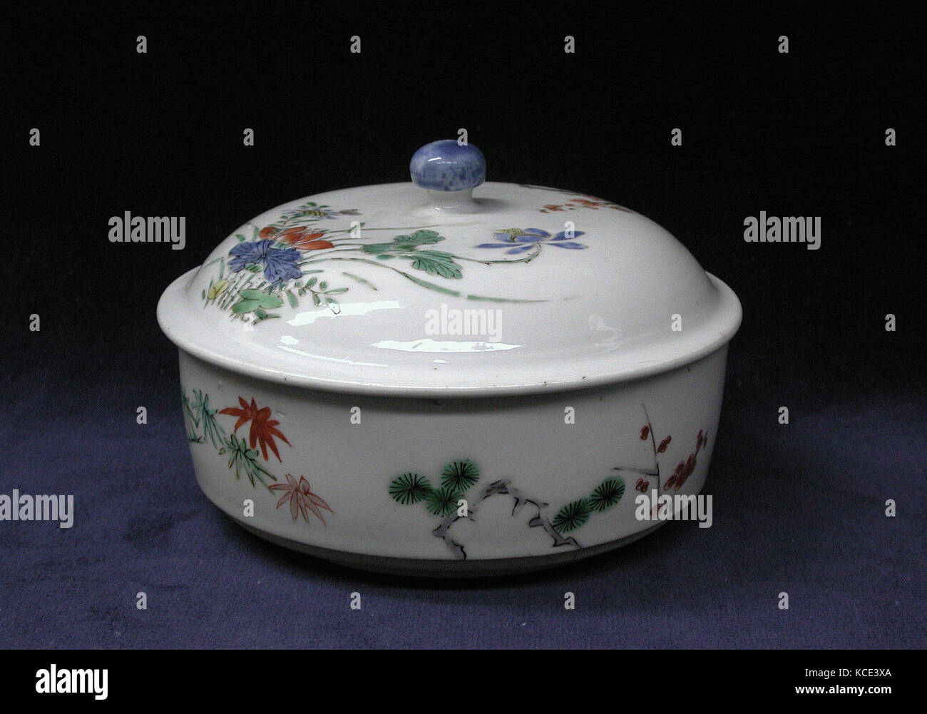 Cover, first quarter 18th century, Chinese, Hard-paste porcelain ...