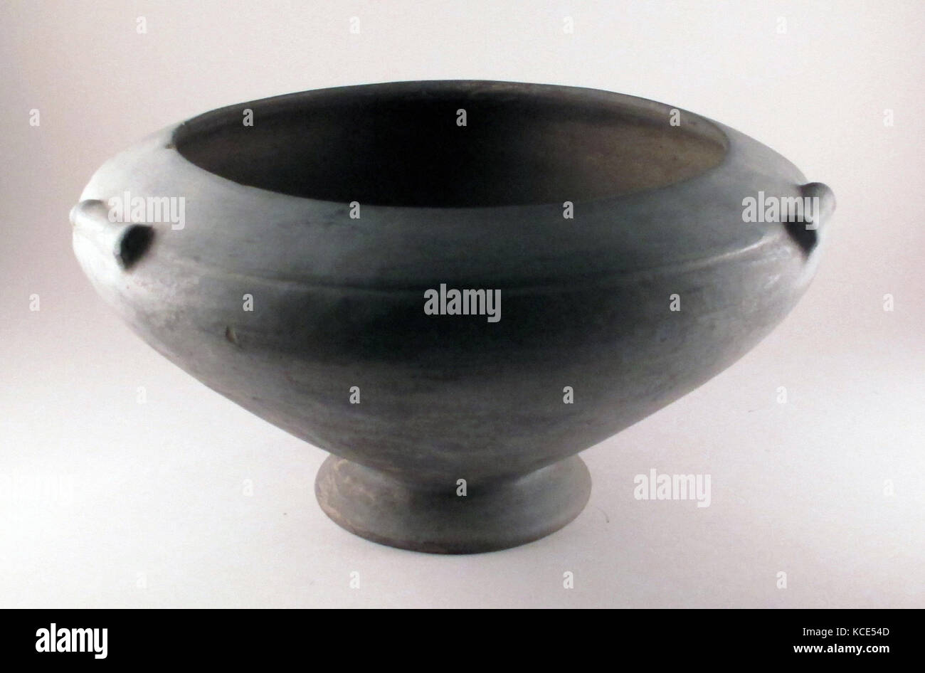 Bowl, Etruscan, Terracotta; bucchero, Height: 5 1/2 in. (14 cm), Vases ...