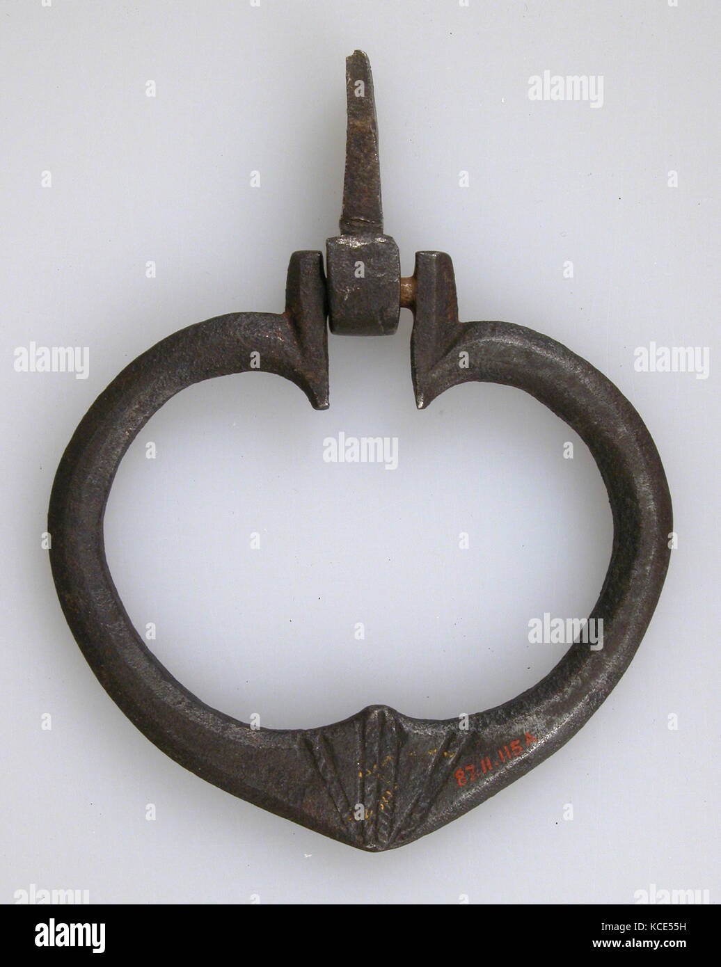 Door handle, 15th century, German, Iron, Overall (Bail-a): 4 11/16 x 3 ...