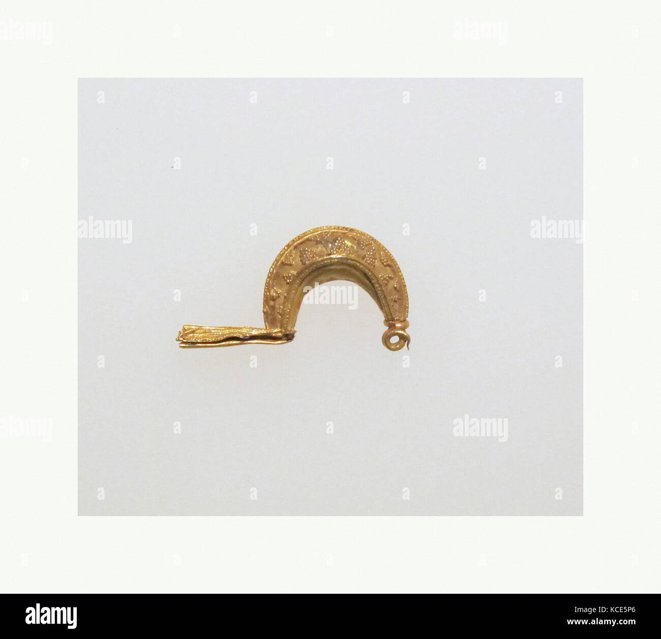 Bow 16 1 2 hi-res stock photography and images - Alamy