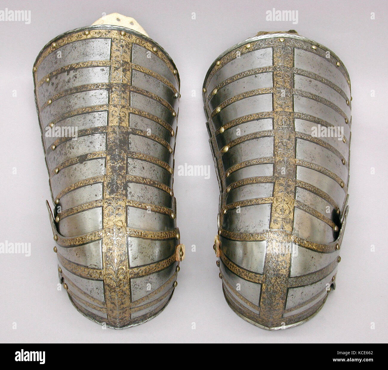 Right Thigh and Knee Defense (Cuisse and Poleyn) for the Armor of Sir ...