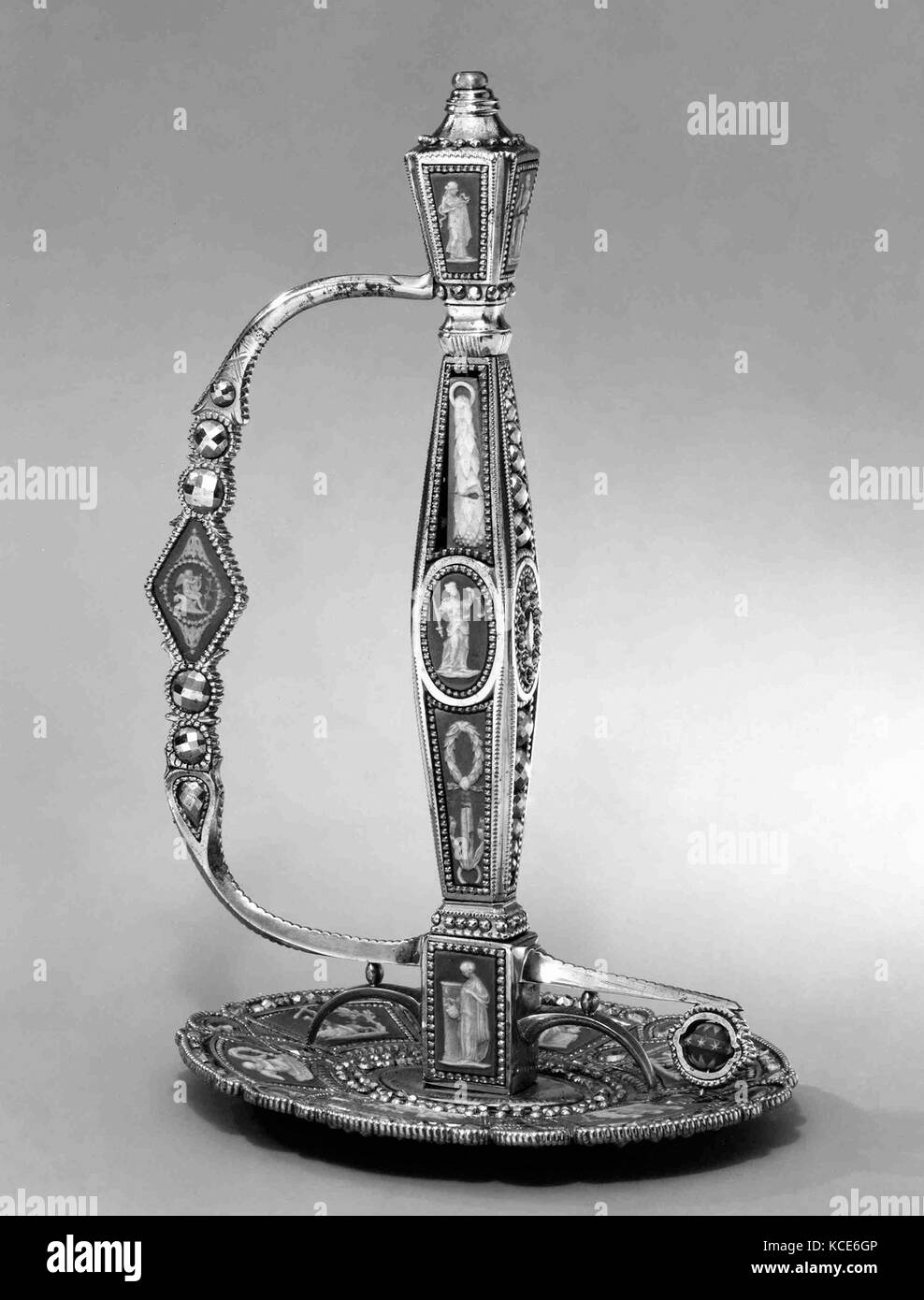 11 5 7 8 cm Black and White Stock Photos & Images - Alamy