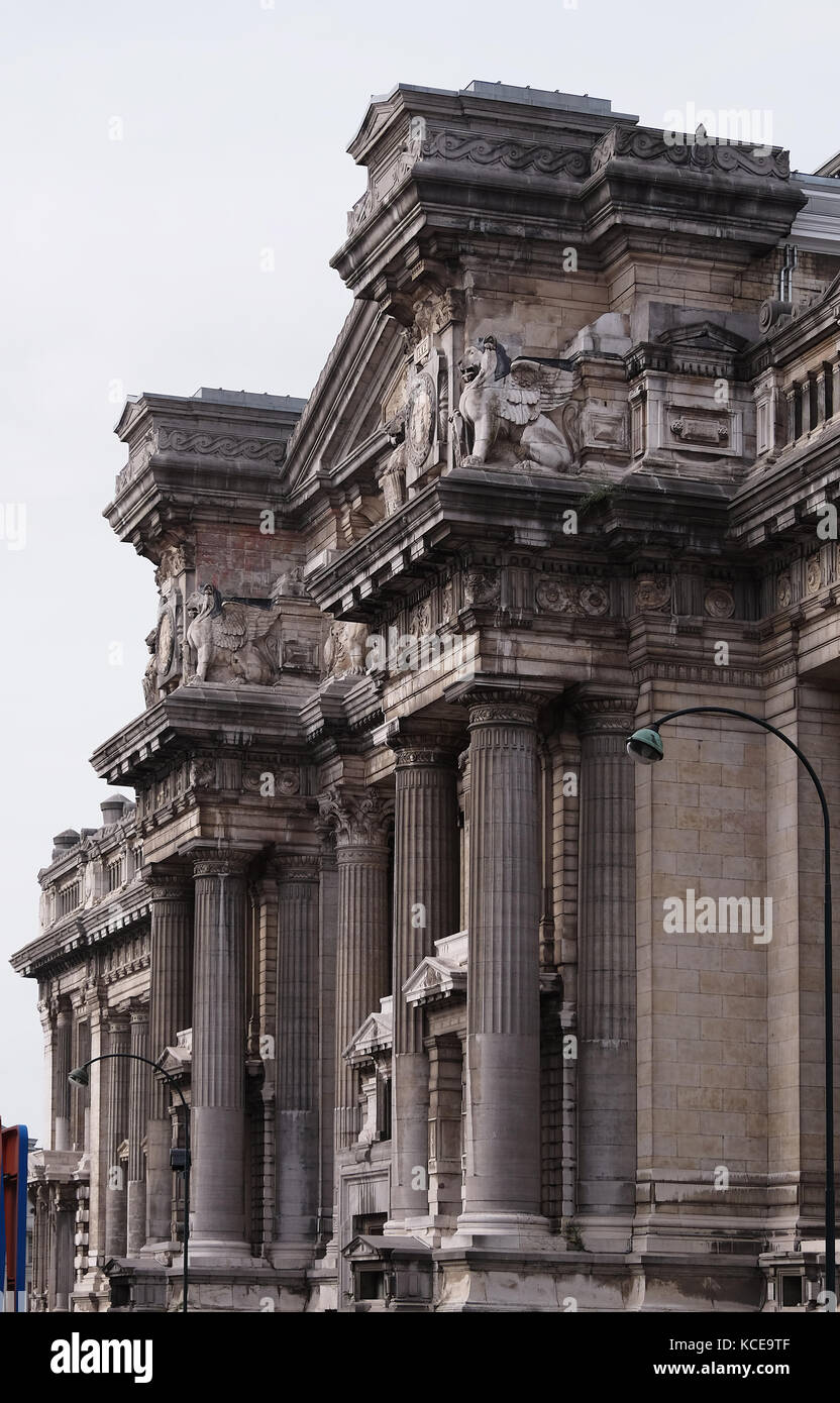 The Palace of Justice - Court house -Belgium, Brussels - Autumn 2017 Stock Photo - Alamy