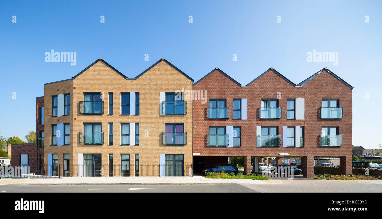 Standard terrace hi-res stock photography and images - Alamy