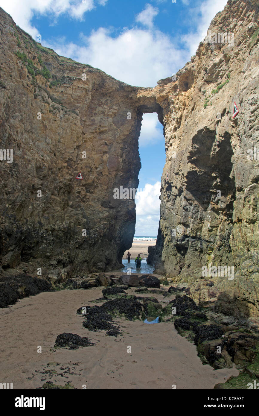 CORNWALL; PERRANPORTH; ARCH ROCK Stock Photo - Alamy