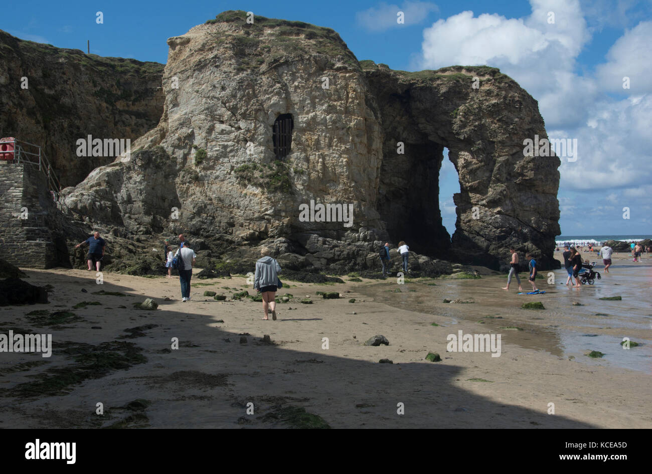 CORNWALL; PERRANPORTH; BEACH AND ARCH ROCK Stock Photo - Alamy