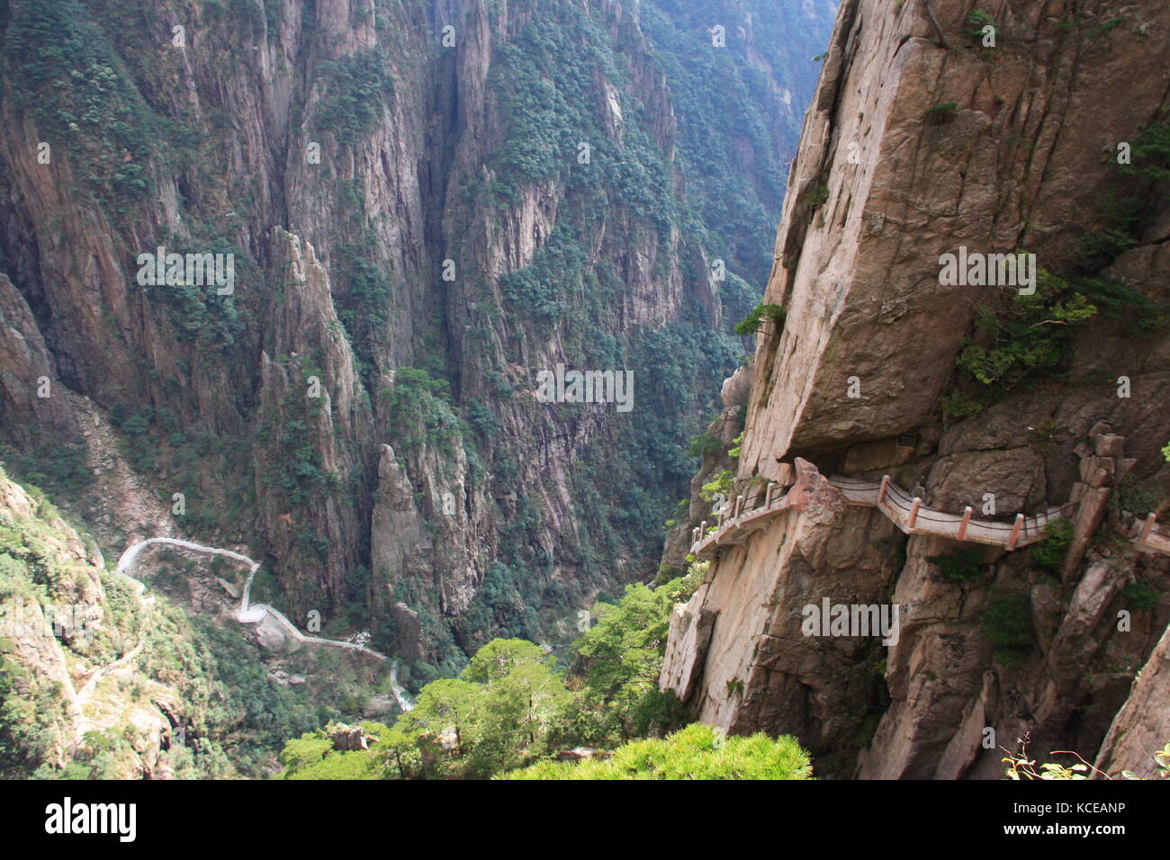 The way up , Stone Steep Steps . Trekking walking hiking Huangshan ...