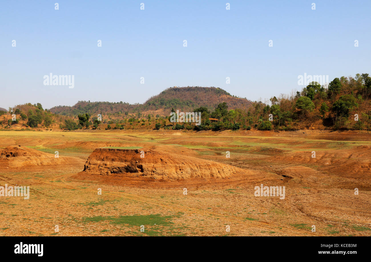 River draining into lake hi-res stock photography and images - Alamy