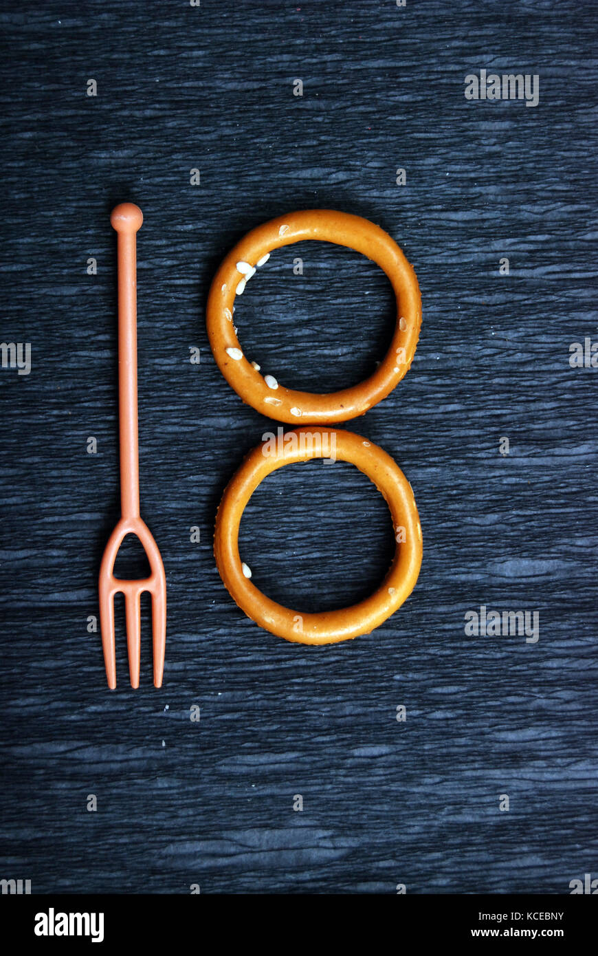Picture of a ring crackers on a blue background Stock Photo - Alamy