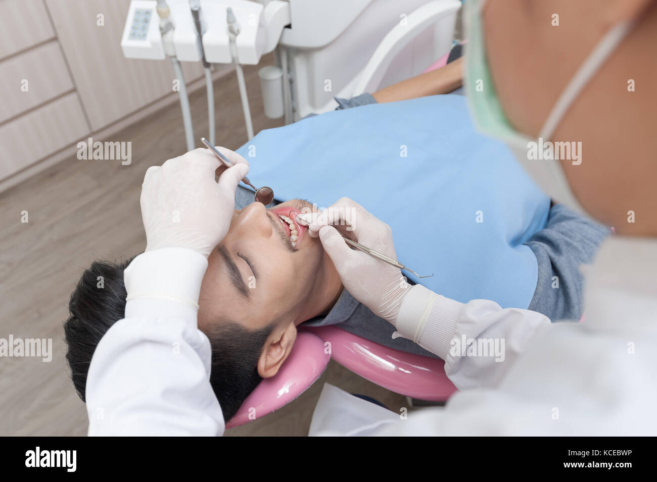 Man getting treatment hospital hi-res stock photography and images - Alamy