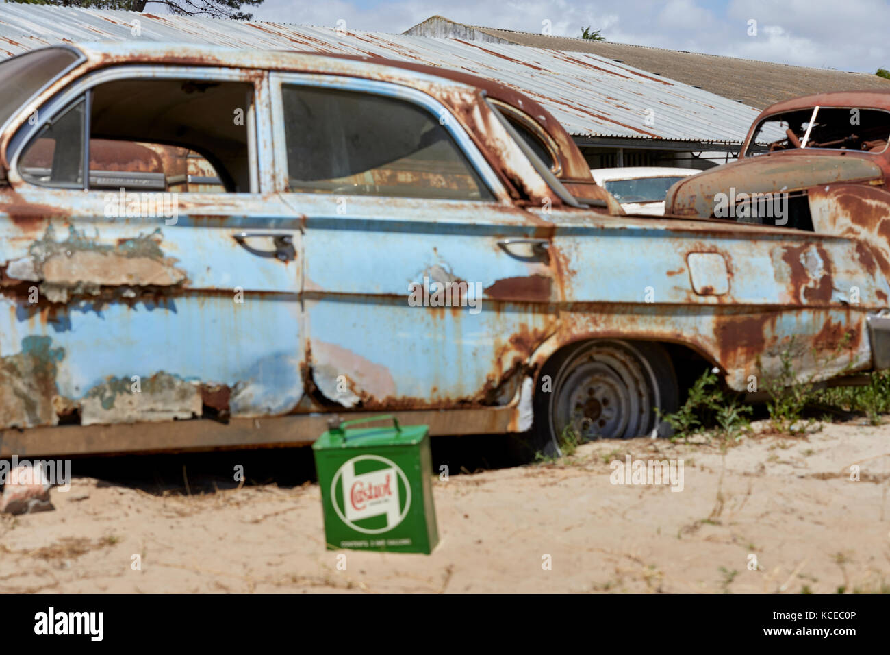 Scrap yard of old rusty vintage classic cars Stock Photo - Alamy