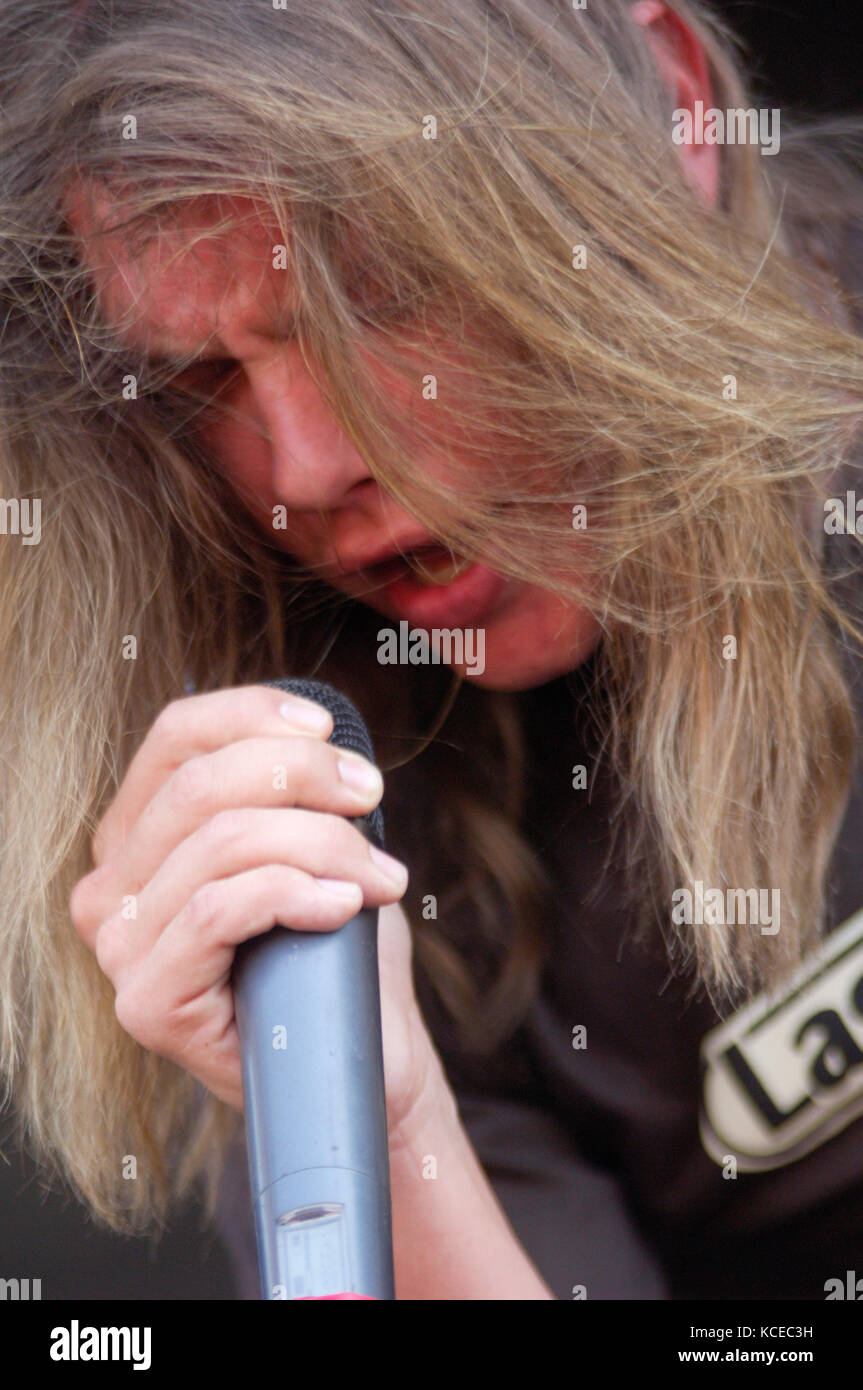Ronnie Winter of The Red Jumpsuit Apparatus performs at the 2007 Vans ...