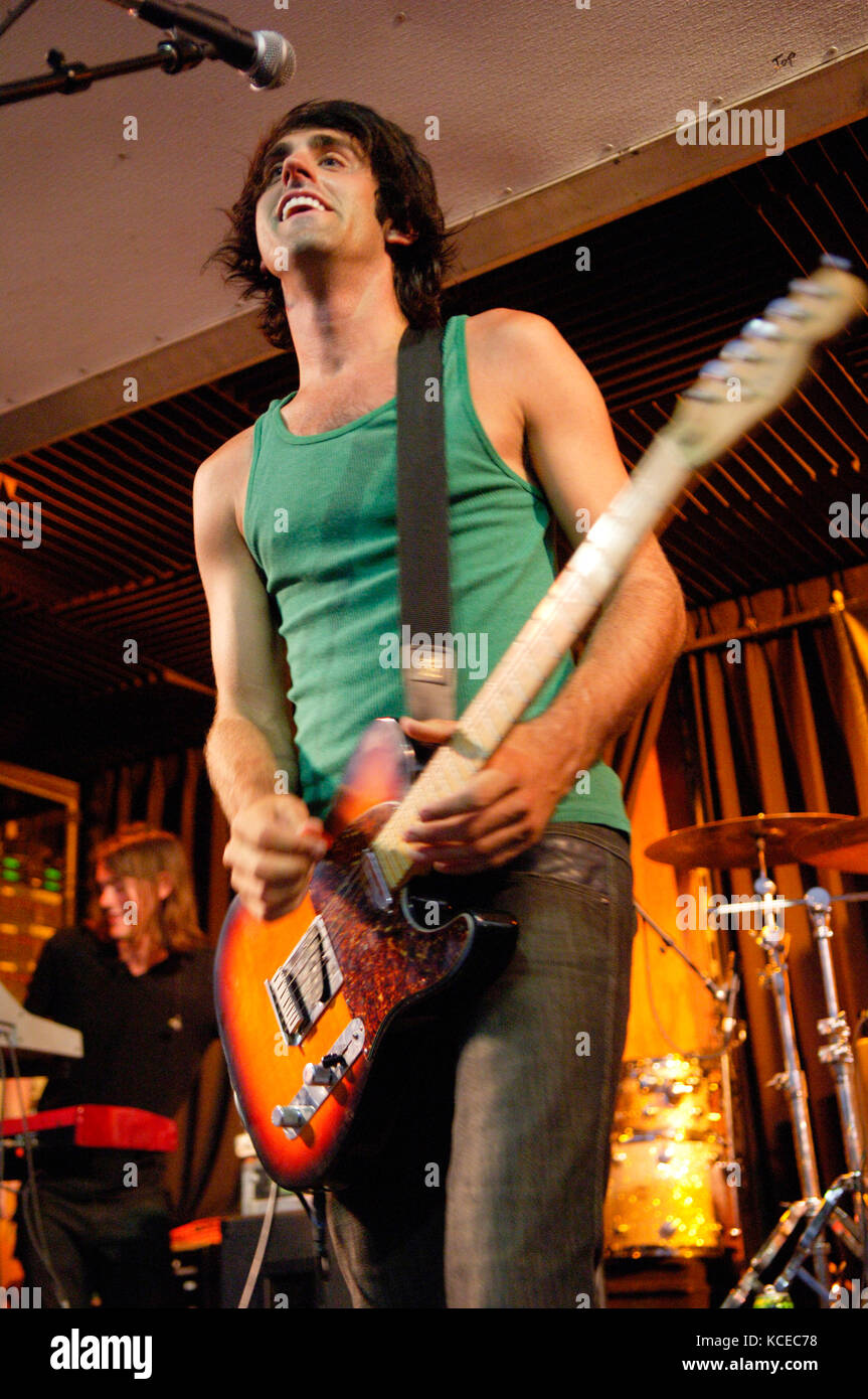 Robert Chisolm of Jonzetta performs at the 2007 Vans Warped Tour at the ...