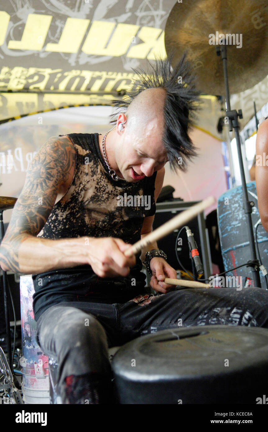 Adam Alt of Street Drum Corps performs at the 2007 Vans Warped Tour at ...