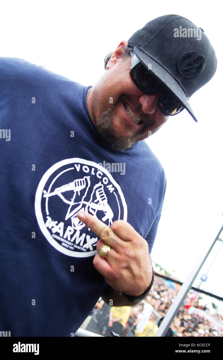 Fletcher Dragge of Pennywise portrait at the 2007 Vans Warped Tour at ...